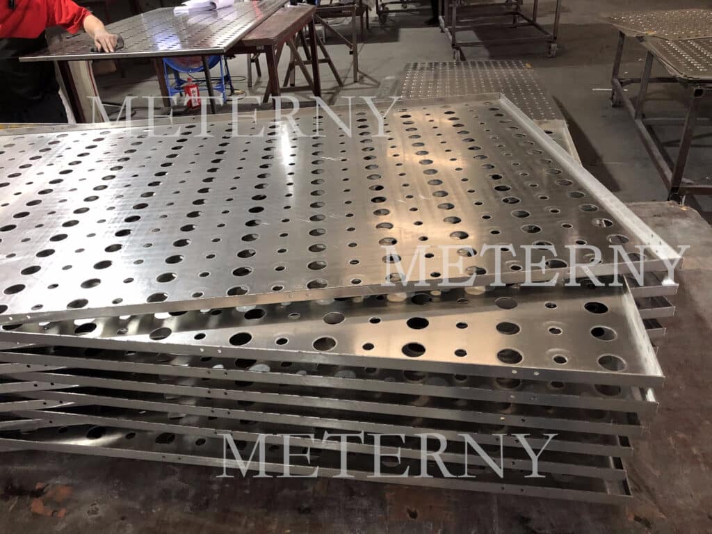 Architectural Aluminum Metal Facade Systems - Aluminum Perforated Wall ...